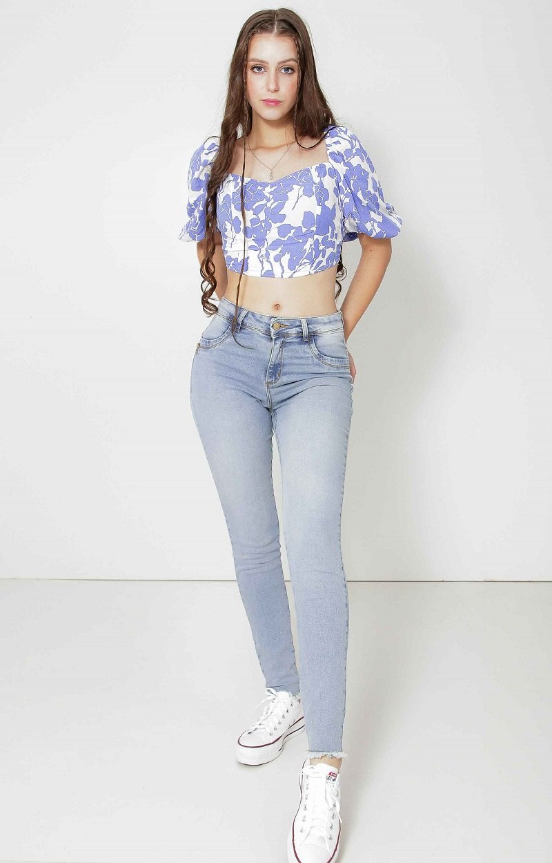 Calça Jeans Infantil Menina Skinny Barra Desfiada